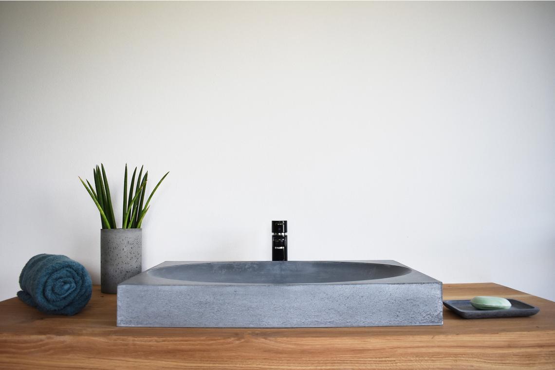 Moon – Betton Design